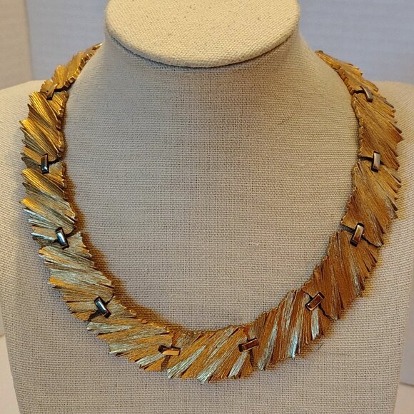 Tifari | Jewelry | Vintage Mcm Trifari Brutalist Textured Gold Tone ...